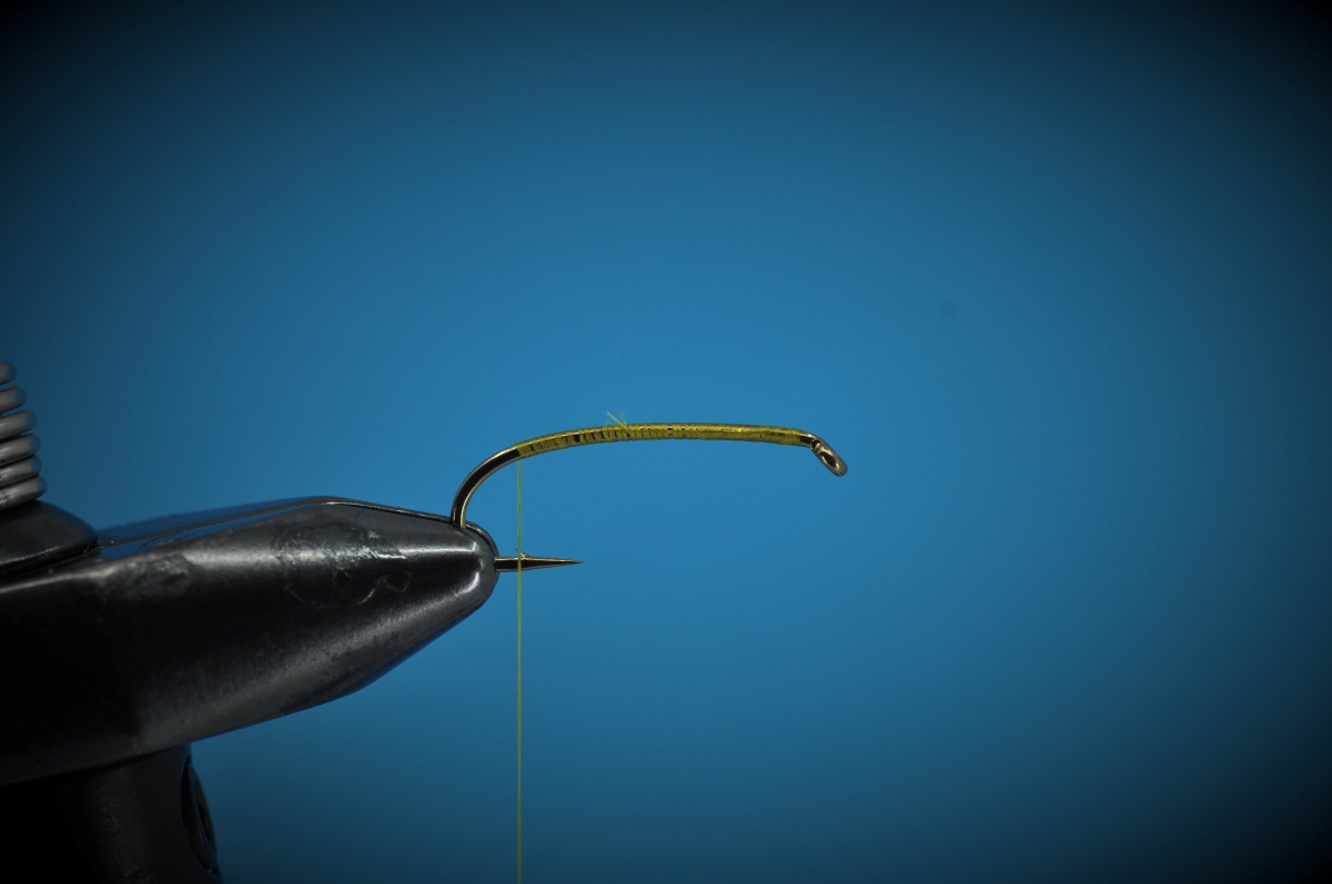 Skip's Predator Fly Step-by-Step - The Fat Fingered Fly Tyer